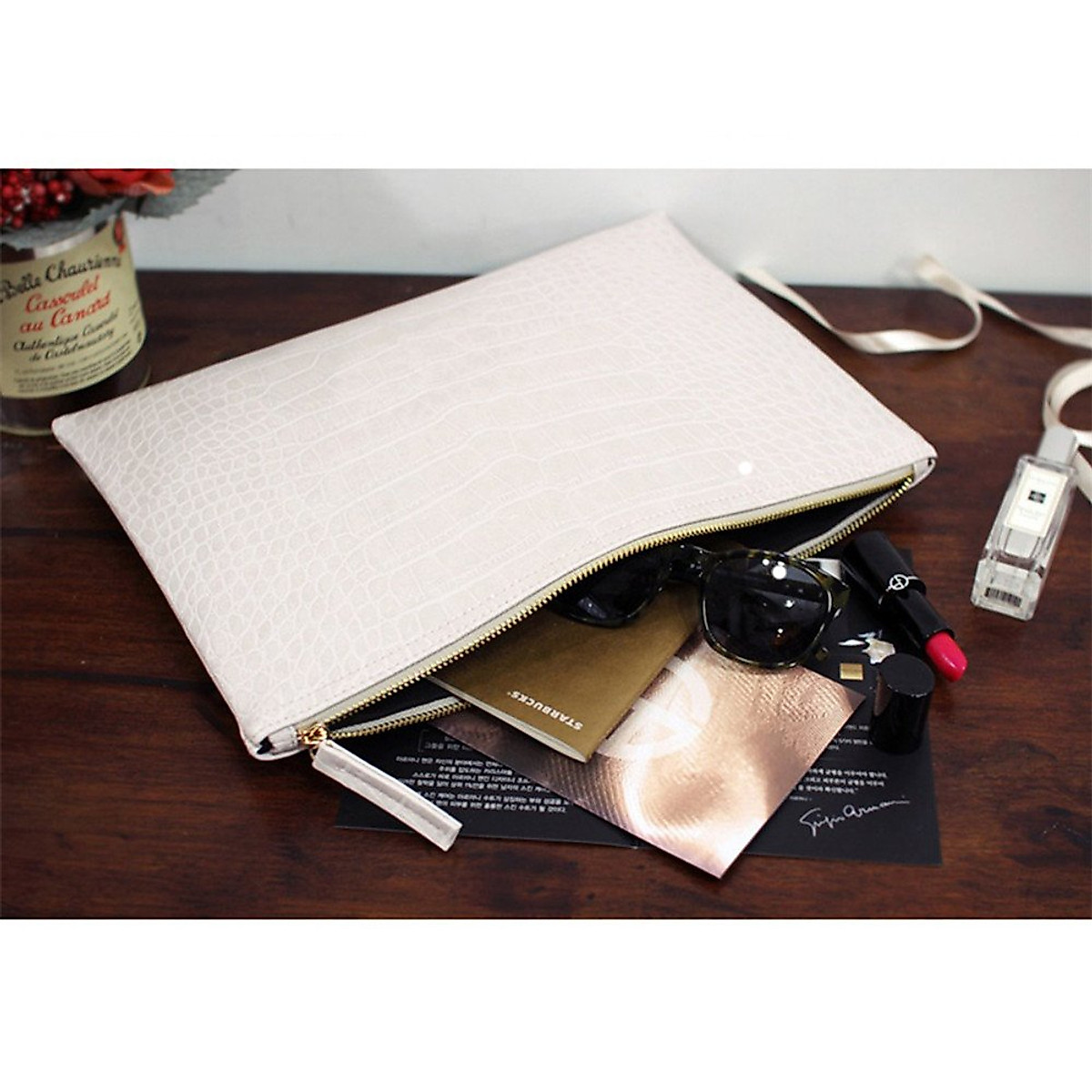 NIGEDU Women Clutches Crocodile Grain PU Leather Envelope Clutch Bag (White)