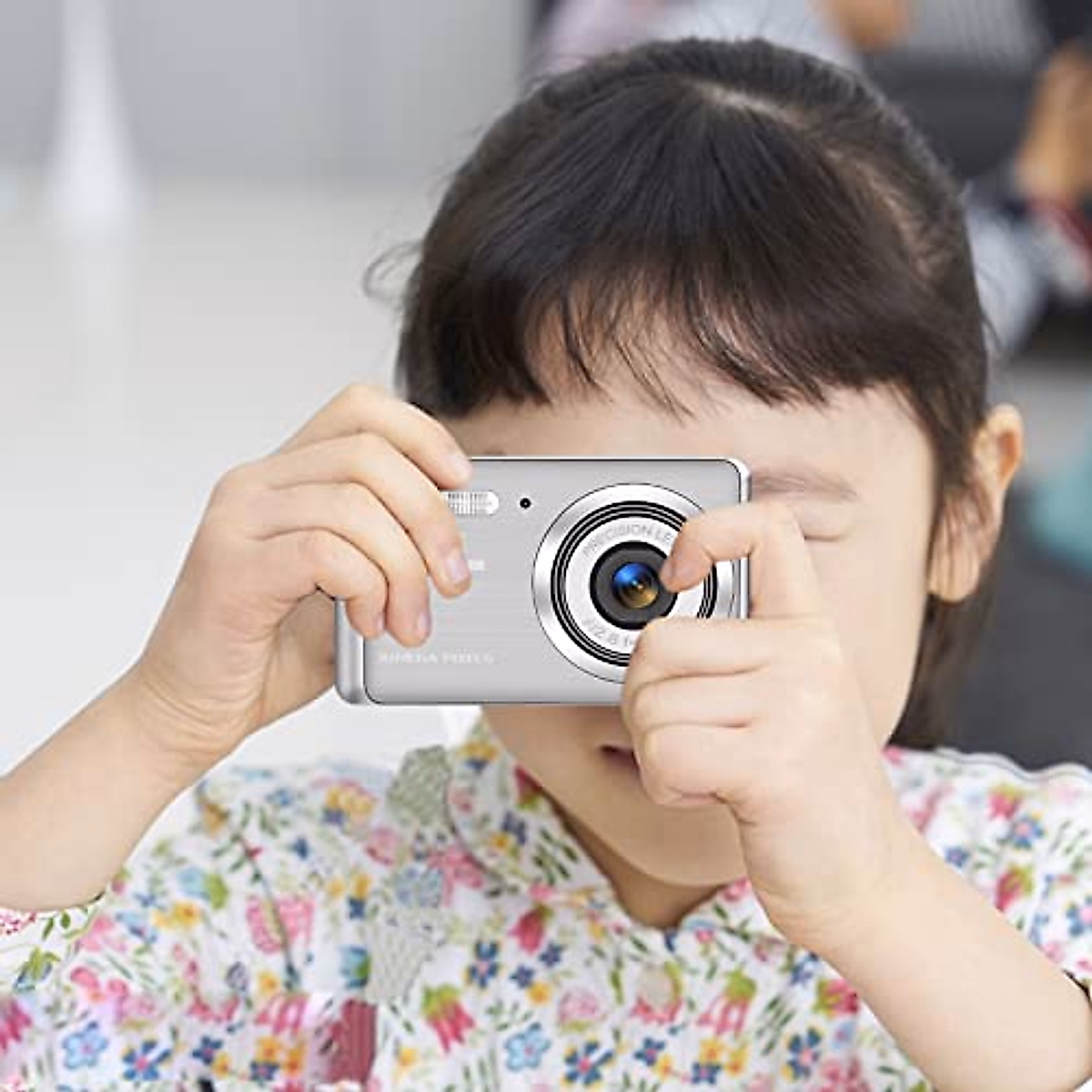 Digital Camera, Rechargeable 30MP Point and Shoot Camera with 32GB SD Card 18X Digital Zoom, Compact Camera for Kids Teens Aldults Elders (Silver)
