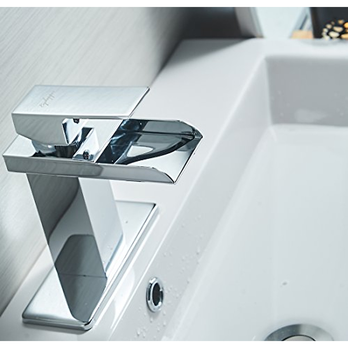 BWE Waterfall Bathroom Faucet Chrome Polished Modern Sink Bath Single Hole Handle Lavatory Vanity Washbasin Mixer Tap Brass Material with Water Faucets Supply Hose