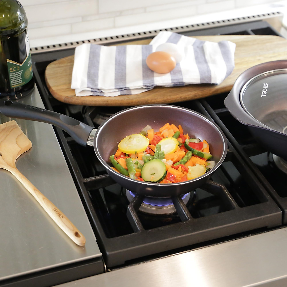 TECHEF - Art Pan Collection, 8-in Nonstick Frying Pan, Made in Korea (Frying Pan 8-in)