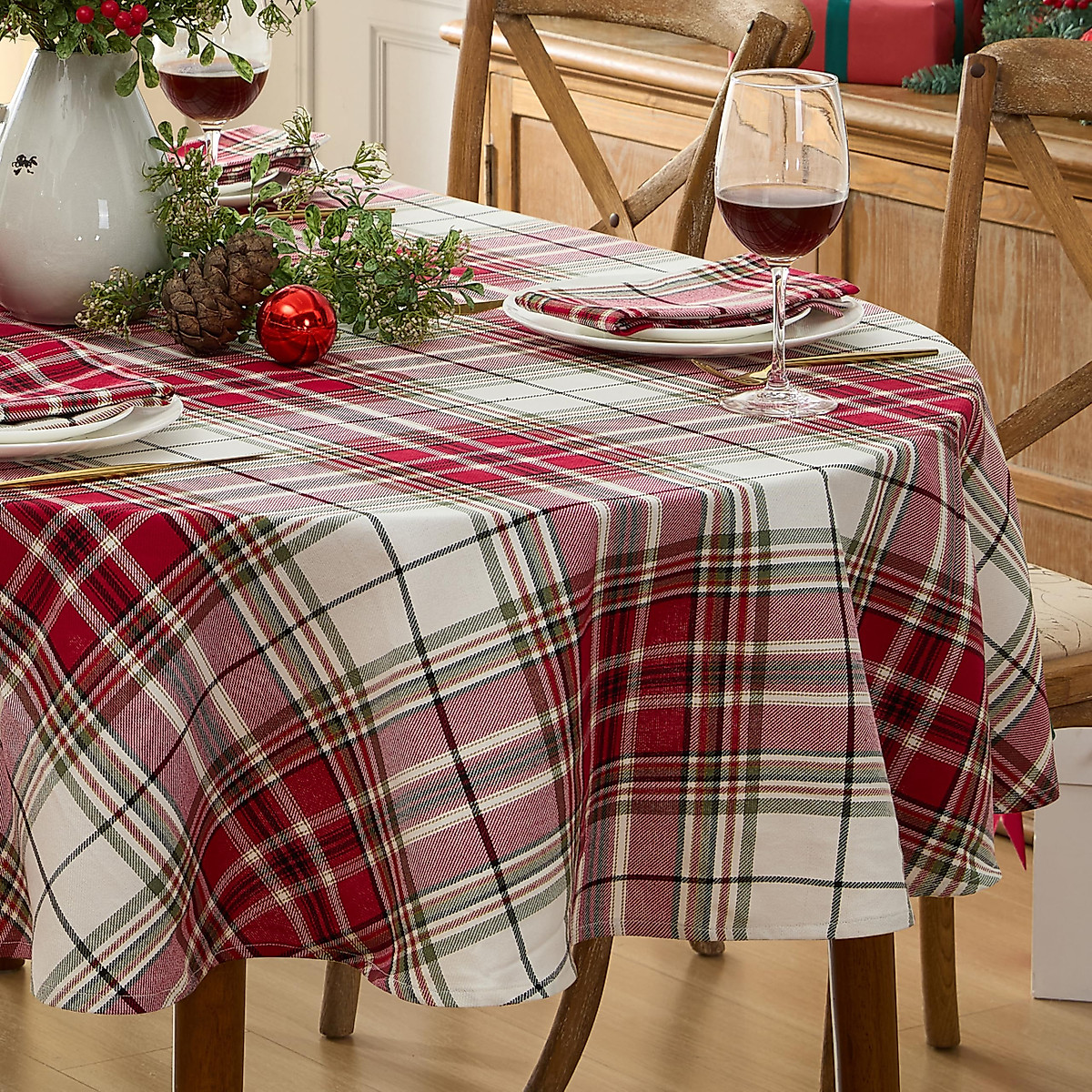 Newbridge Christmas Sully Tartan Plaid 60 x 84 Inch Oval Fabric Tablecloth, 100% Woven Cotton Holiday Table Cover for Dining Party, Buffet and Banquet