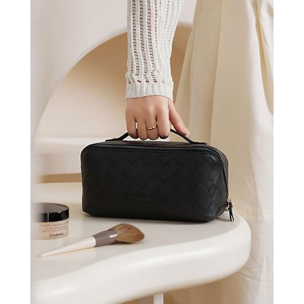 EACHY Travel Makeup Bag, Large Capacity Cosmetic Bags for Women, Waterproof Portable Open Flat Toiletry Bag Make up Bag with Divider and Handle (Checkered-Black, Medium)