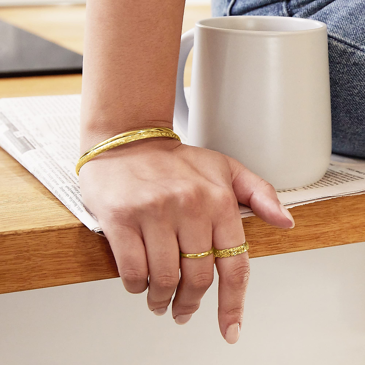 Canaria Italian 10kt Yellow Gold Brushed Bangle Bracelet. 7 inches