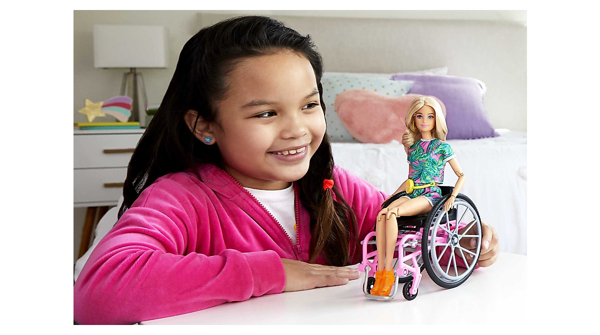 Barbie Fashionistas Doll #165 - Inclusive Play Experience