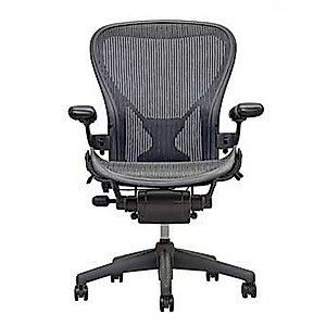 Aeron Size B - Posture Fit, Graphite, Classic Carbon Pellicle
