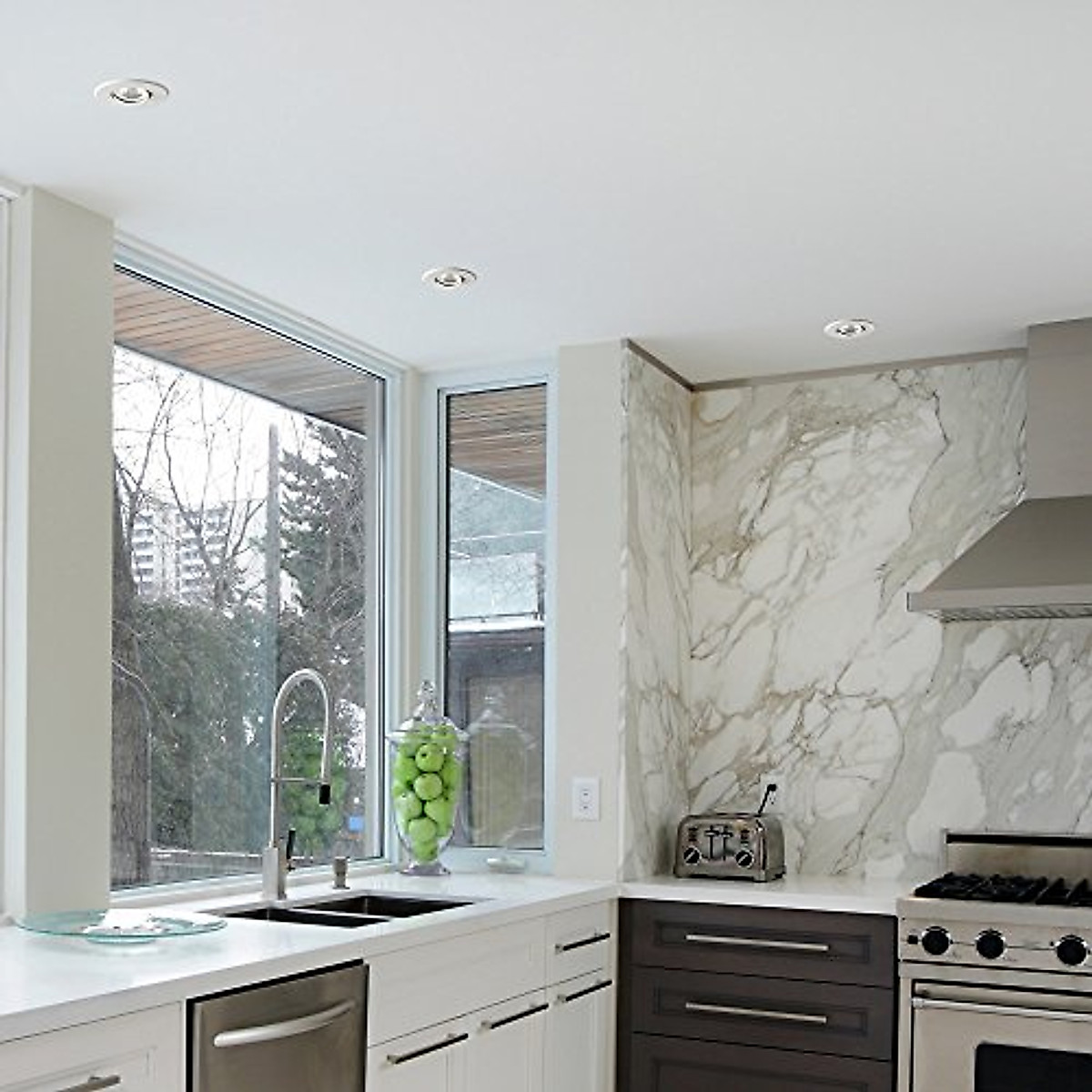 Globe Electric 90679 3" Swivel Round Trim Recessed Lighting Kit, White, Easy Install Push-N-Click Clips, 3.25" Hole Size, Recessed Lights, Dimmable, Ceiling Light, Porch Light, Home Improvement