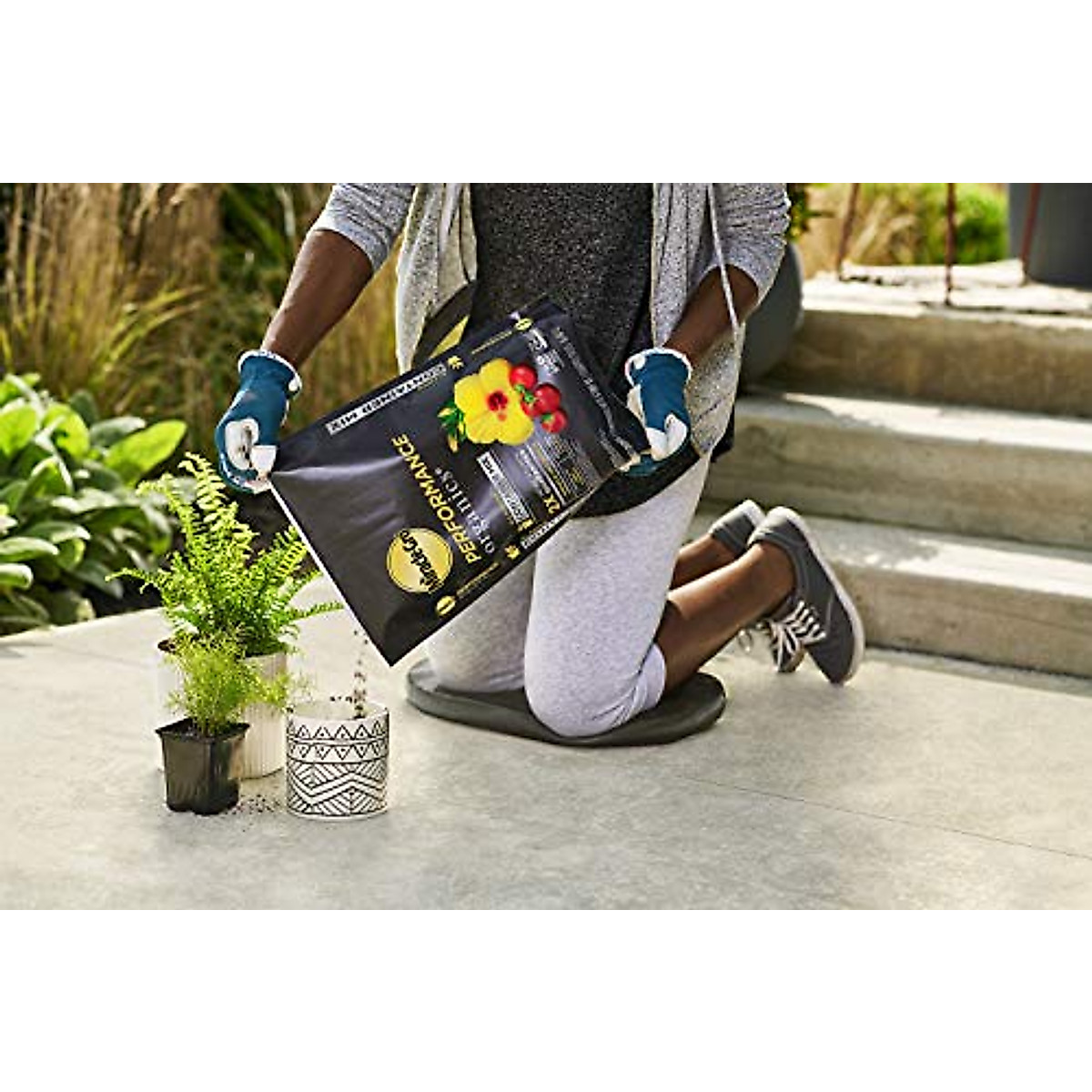 Miracle-Gro Performance Organics All Purpose Container Mix, 6 qt. - Organic, All Natural Plant Soil - Feed for up to 3 Months - All-Purpose Formula for Vegetables, Flowers and Herbs, 2-Pack