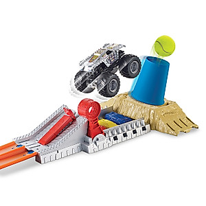 Hot Wheels Monster Jam Front Flip Takedown Playset