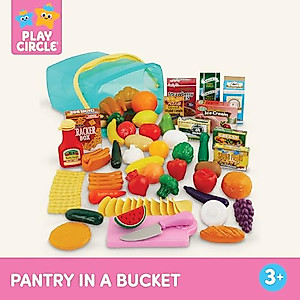 Battat- Play Circle- Play Food – Kitchen Toys – Grocery Store- Pretend Play- Pantry In A Bucket- 3 years + (79 Pcs)