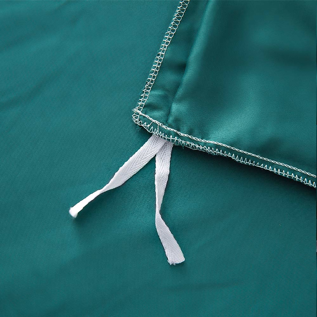 iyoimono King Size Duvet Cover Set Dark Green Silky Satin Quilt Comforter Cover Reversible Silk Like Summer Bedding Set (1 Duvet Cover 264cmX230cm + 2 Pillow Shams 50cmX92cm) with Zipper Closure