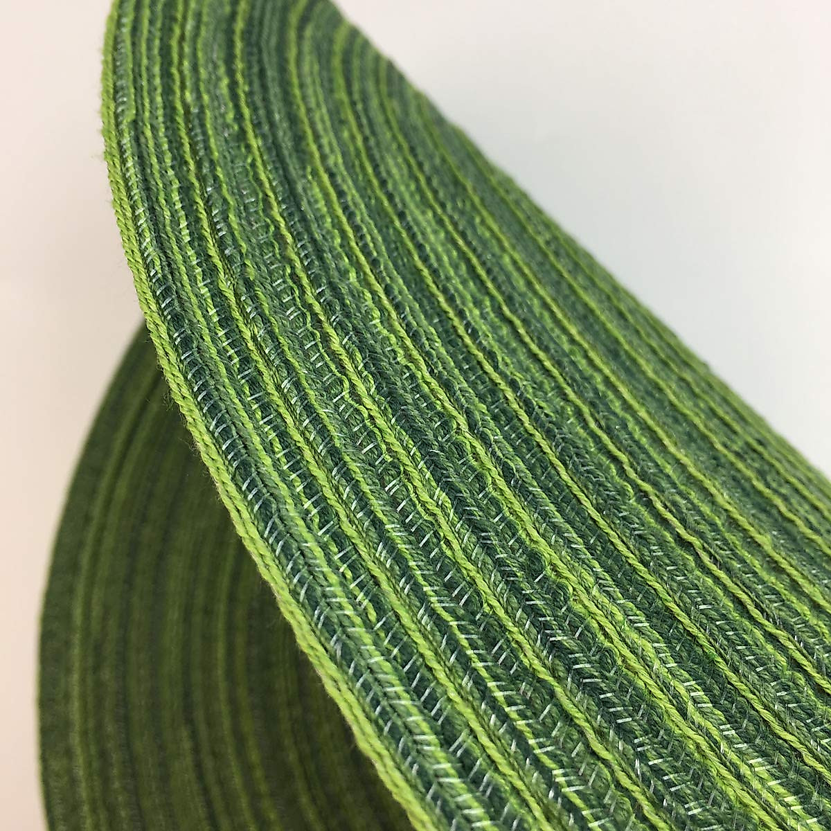 Red-A, Placemats, Round Placemats for Dining Table Set of 4 Woven Heat Resistant Non-Slip Kitchen Table Mats Diameter 14 Inch(Hunter Green)