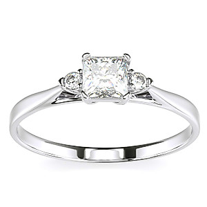 The Jewelry Galleria 14K White Gold Princess Cut Center Stone White CZ 3 Three Stone Engagement Ring Size 7