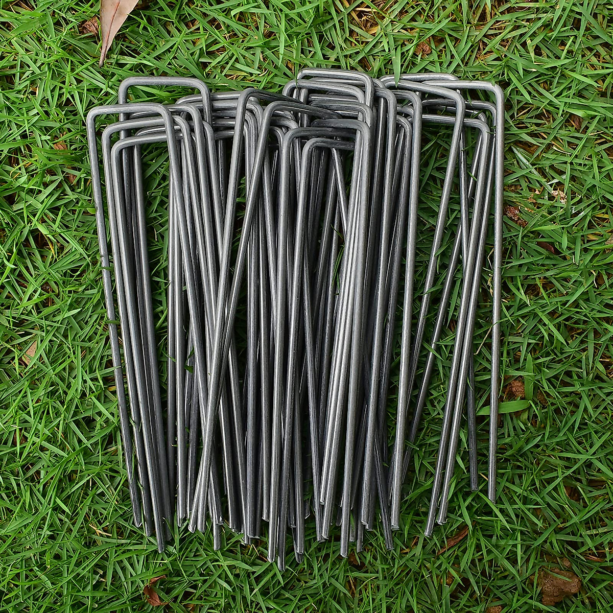 MySit 6" Garden Staples Landscape Stakes Ground Pins 100 Pack, Lawn Staples Weed Fabric Staple, Heavy Duty 11-Gauge(3.0mm) Steel Sod Anchor Securing Pegs for Securing Fabric