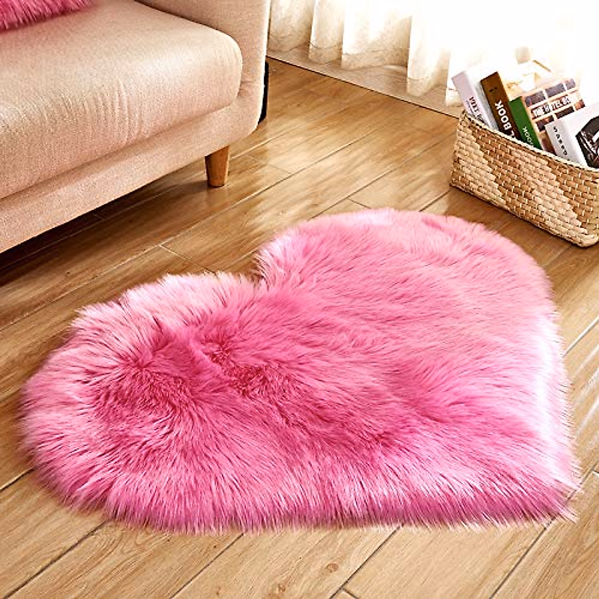 Askfairy Heart-Shaped Plush Rug,for The Indoor Anti-Skid Floor Mat of The Bedside Bedroom, Soft and Comfortable