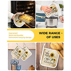 Pot Holder Set of 2 Sunflower Sunshine Bee Potholder Heat Proof Non-Slip Pot Holders,Yellow Flower on Retro Newspaper Hot Pads Potholders for Kitchen Cooking Baking BBQ