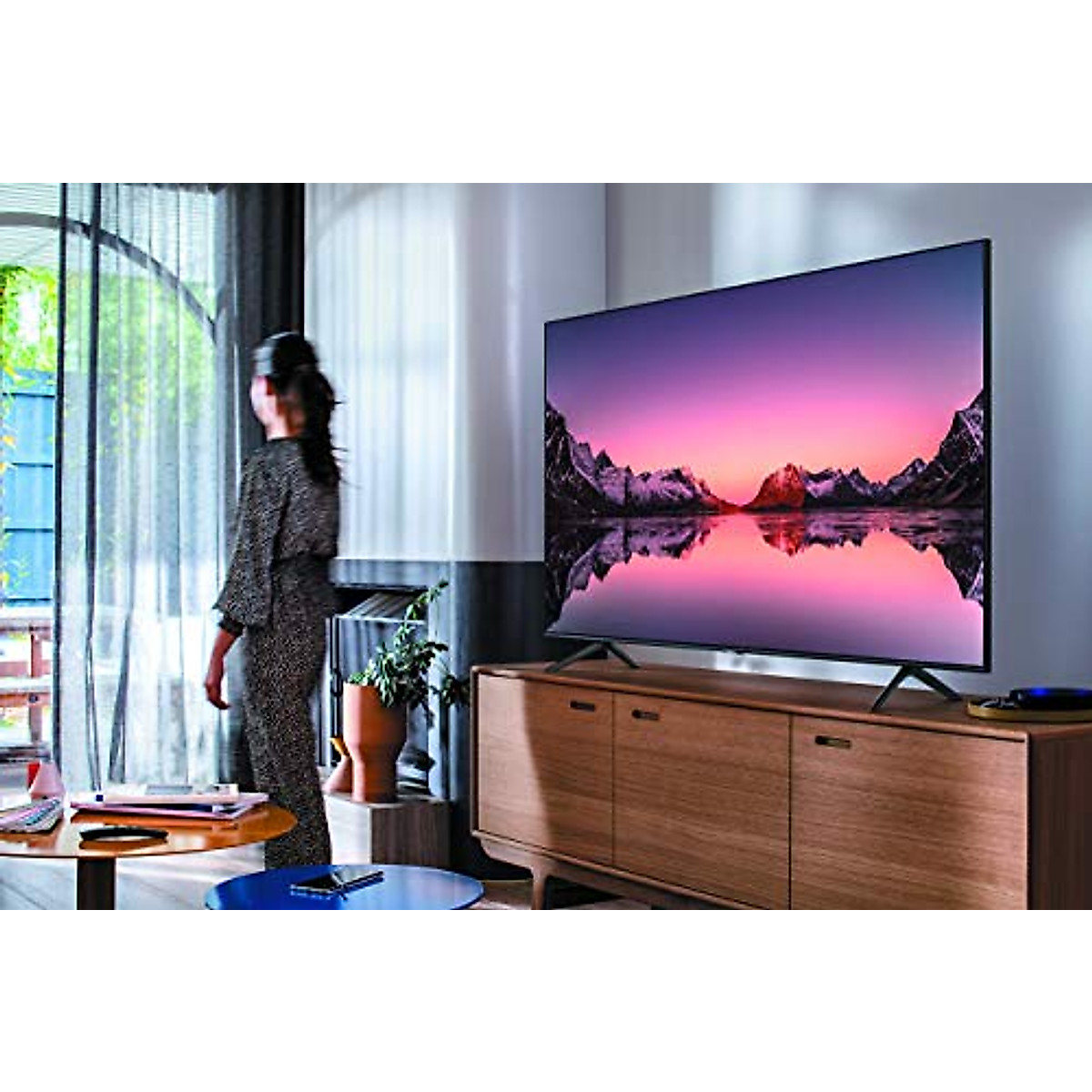 SAMSUNG QN82Q60TA 82" Ultra High Definition 4K Quantum HDR Smart TV with an Additional 1 Year Coverage by Epic Protect (2021)