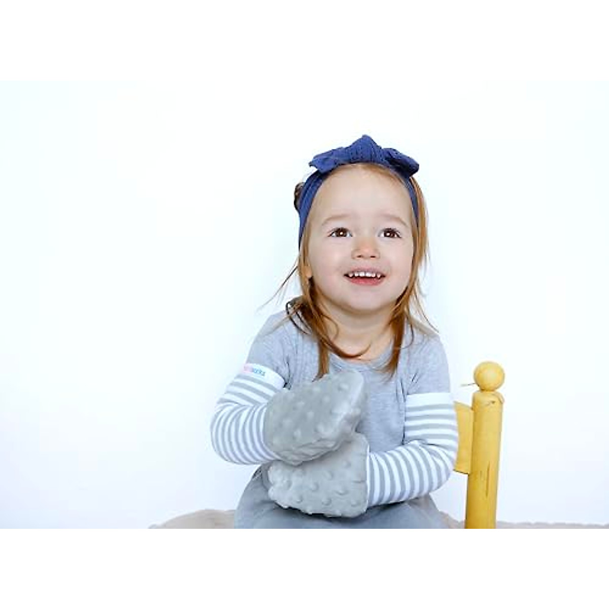 Handsocks Plushy Stay On Strap-Free No-Scratch & Warmth Mittens (Toddler Size. Bicep Should be 5.5"-9.0"), Felix (Grey/Foxes) - One Pair…