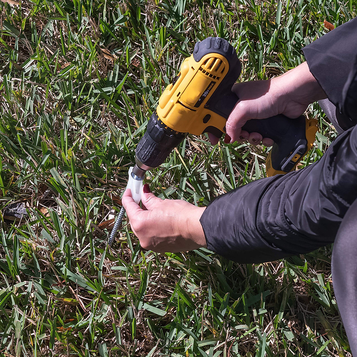 amazama Tent Stakes - 16 Heavy-Duty Ground Screw Anchor Pegs - Galvanized - Non Rust - Perfect for Yard, Garden, Awning & Canopy - Glow-in-The-Dark Tops - Hex Tool & Carry Case - Gazebo - Accessories