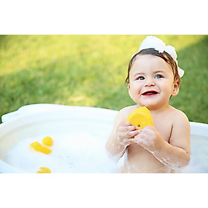 CICITOYWO Yellow Rubber Ducks, Preschool Large Bath Toys Bathtub Floating Squeaky Duckies Gift for Baby Shower Infants Kids Toddler Party Decoration, 7.2 inches (Large)