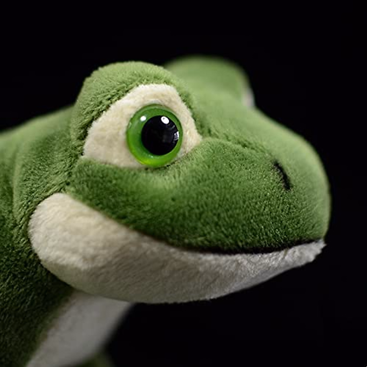 Tiny Heart Super Cute Realistic Green Frog Plush Toy, 6.2 Inch Kawaii Very Lifelike Soft Plush Stuffed Animal Figure for Every Occasion and Age Kids Gift Home Decor