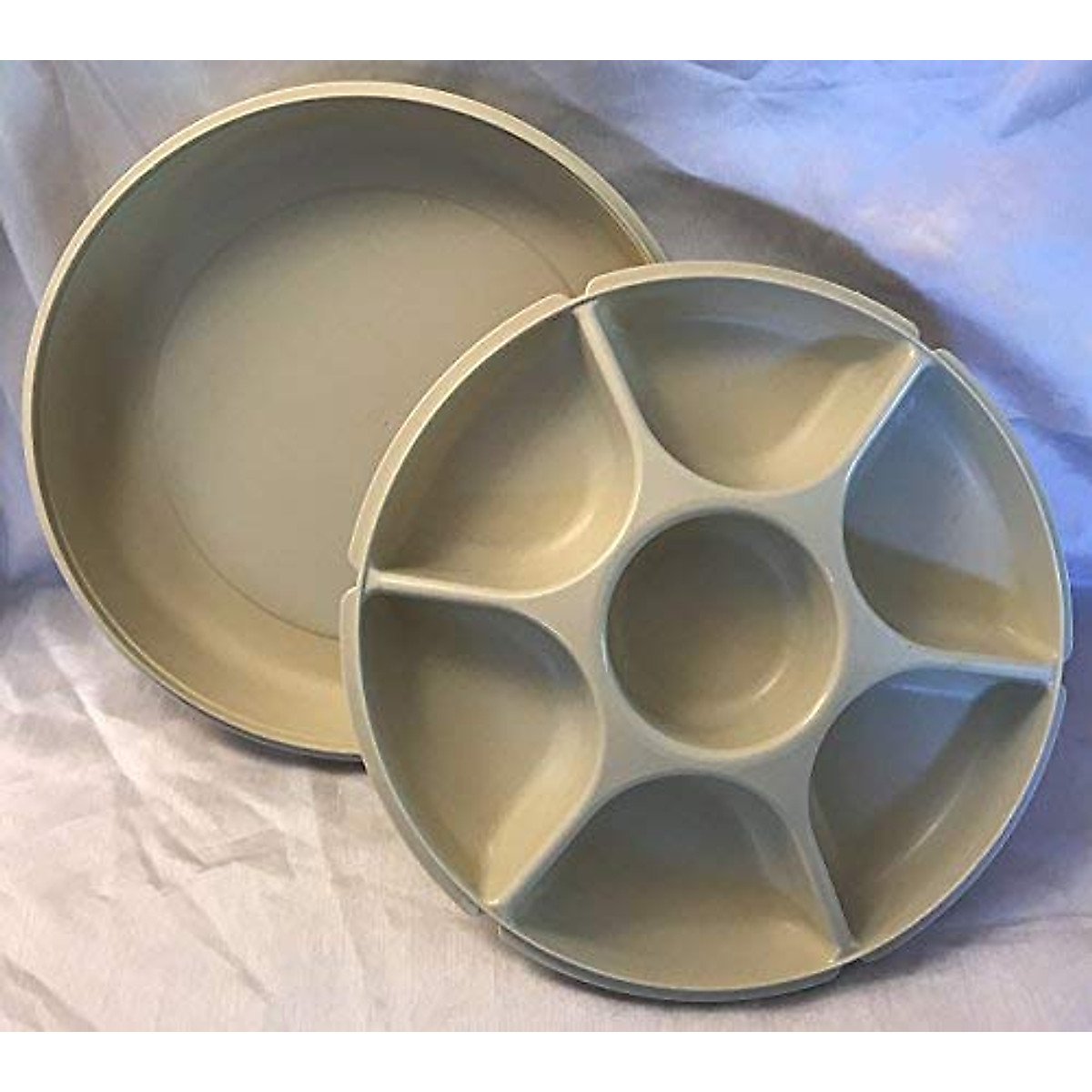 2 pc Vintage Tupperware 13.5" Veggie Dip Taco Divided Covered Party Tray Almond 1655 Holiday Appetizer ~ 7 Compartments