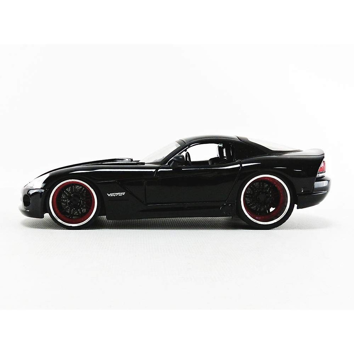 Fast & Furious 1:24 Letty's Dodge Viper SRT10 Die-Cast Car, Toys for Kids and Adults