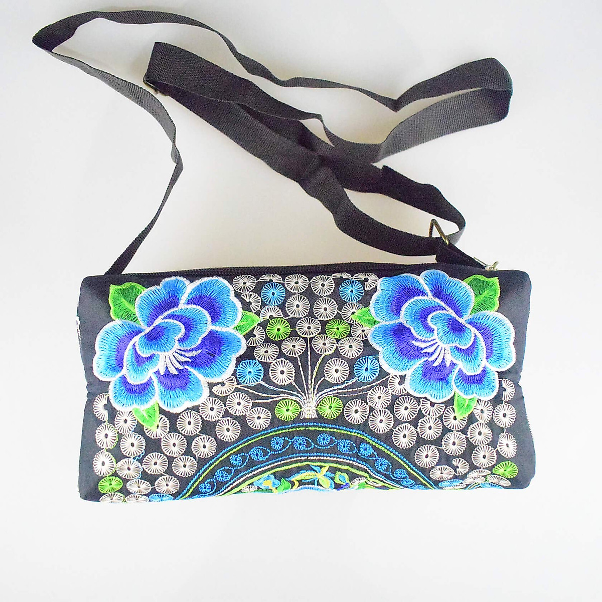 Handmade Embroidered-Cute Mini Canvas-Crossbody Bag Coin Purse Cell phone Pouch for Women (apple violet)