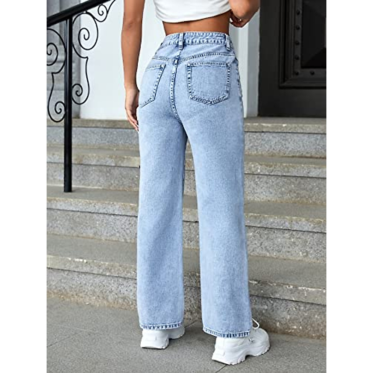MakeMeChic Women's Straight Leg Jeans Casual High Waisted Denim Pants Light Wash A M