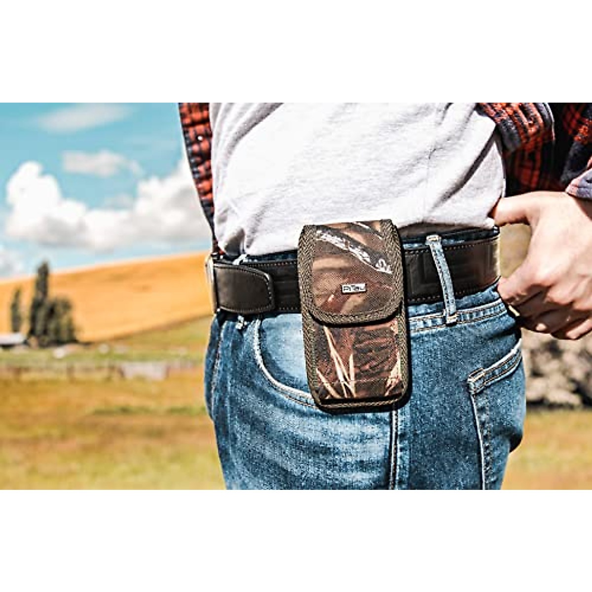 PiTau Cell Phone Belt Holder for iPhone 14, 14 Pro, 13, 13 Pro, 12, 12 Pro, 11, XR Camo Nylon Holster Case with Belt Clip Carrying Pouch Cover (Fits iPhone 14 13 12 11 with Protective Cases) Small