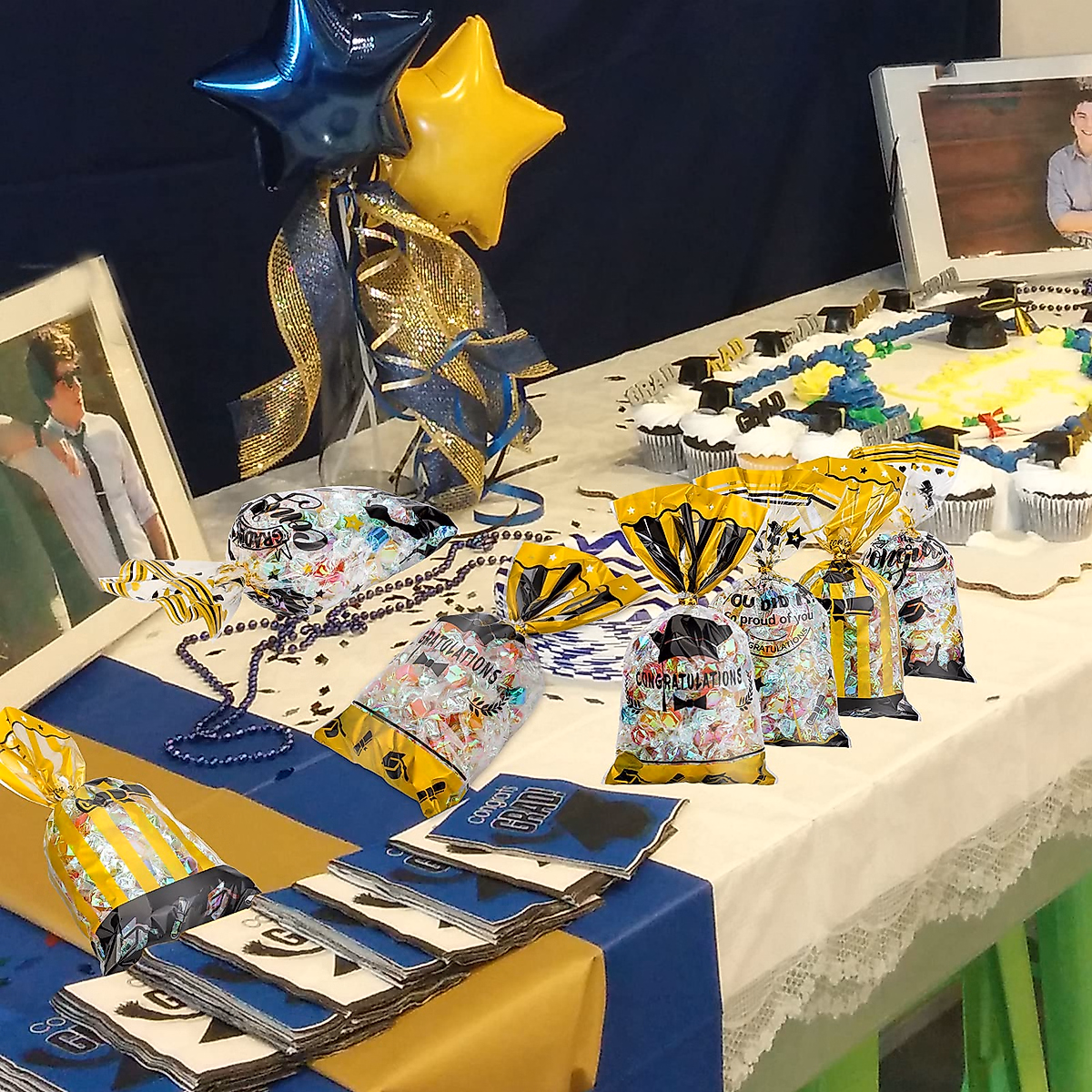 Konsait Graduation Cellophane Bags, 100pcs Clear Candy Cookie Treat Bags with Twist Ties for Bakery Biscuit Chocolate Snacks,Holiday Goody Bags, Graduation Party Favors Supplies Gifts Bags