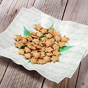 150 Pcs Wax Paper Sheet for Food Waterproof Sandwich Wrapping Paper Greaseproof Wrapping Tissue Food Picnic Paper Basket Liners (Leaf Style, Green)