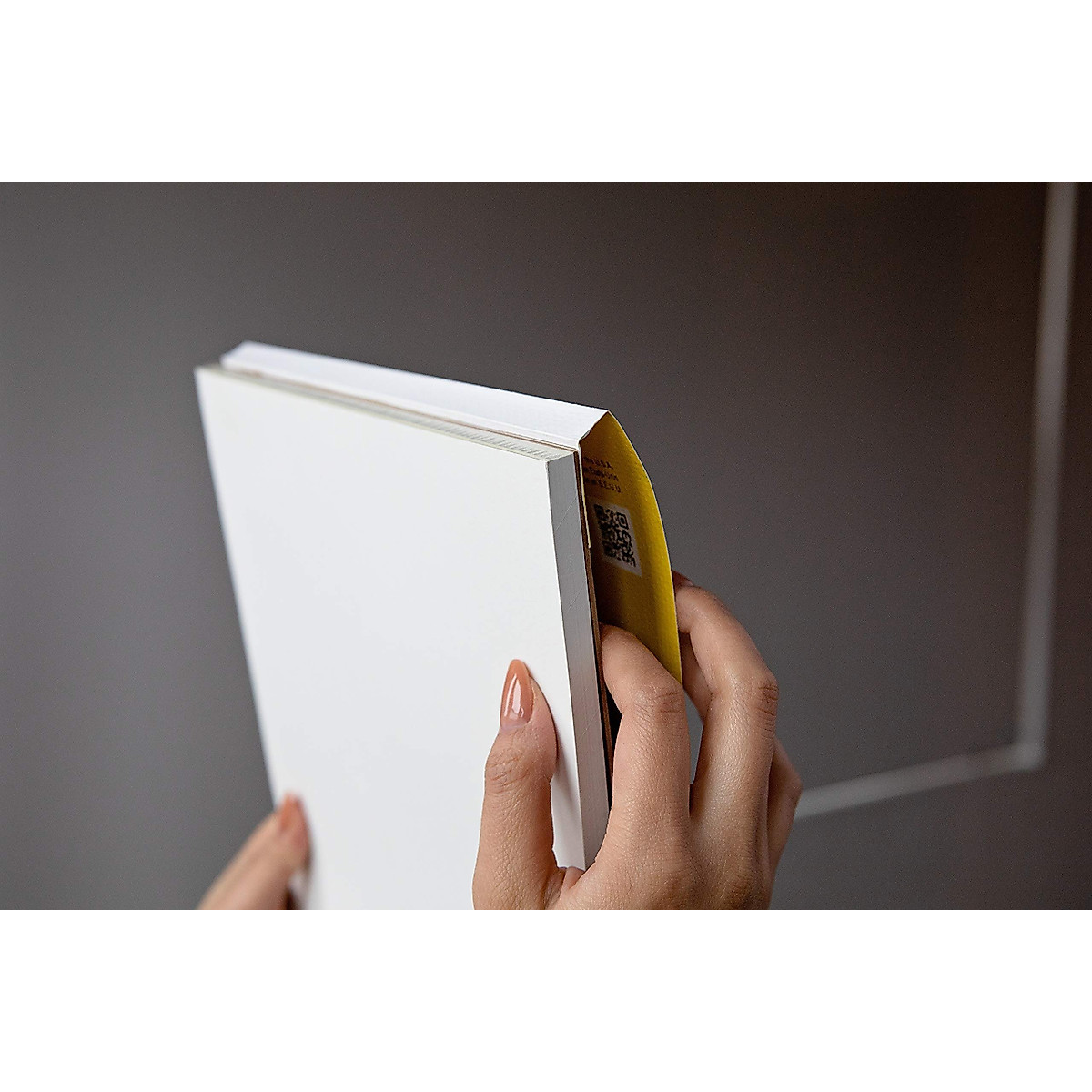 Strathmore 300 Series Tracing Paper Pad, Tape Bound, 9x12 inches, 50 Sheets (25lb/41g) - Artist Paper for Adults and Students