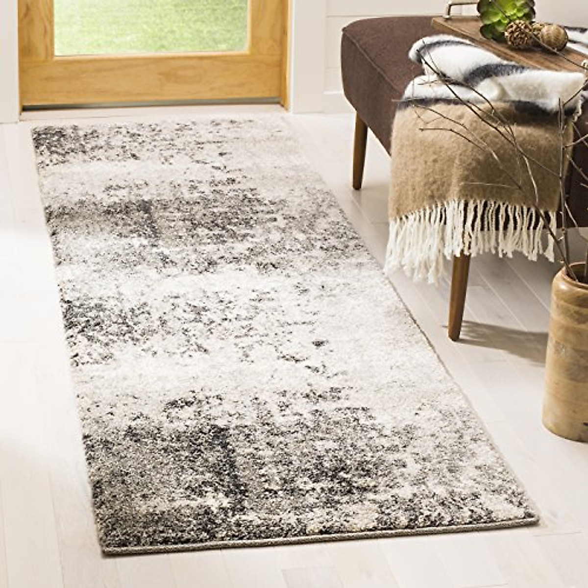SAFAVIEH Retro Collection 2'3" x 15' Light Grey/Grey RET2139 Modern Abstract Non-Shedding Living Room Bedroom Runner Rug