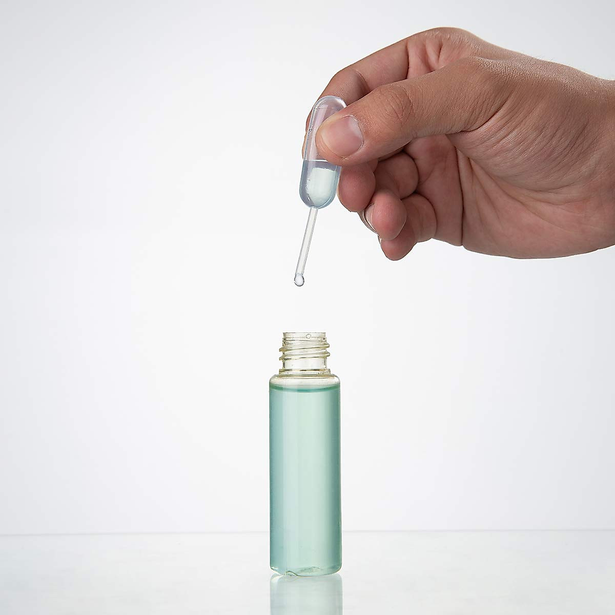 Crafare 130pcs 4ml Disposable Plastic Pipettes Squeeze Transfer Dropper Liquor Infusers for Strawberries Chocolate, Cupcakes