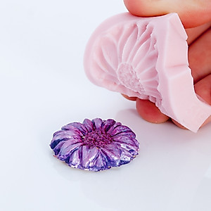 Flower Daisy Silicone Mold Food Safe Fondant, Chocolate, Candy, Resin, Polymer Clay, Jewelry, Craft Mold. Flexible and easy to use.