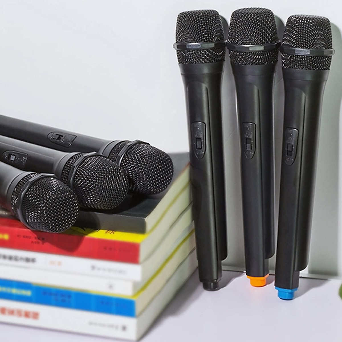 Ipetboom Simulated Microphone Toy, 1 Pc Fake Microphone Pretend Play Mic Microphone Karaoke Prop Fun Birthday Party Favors