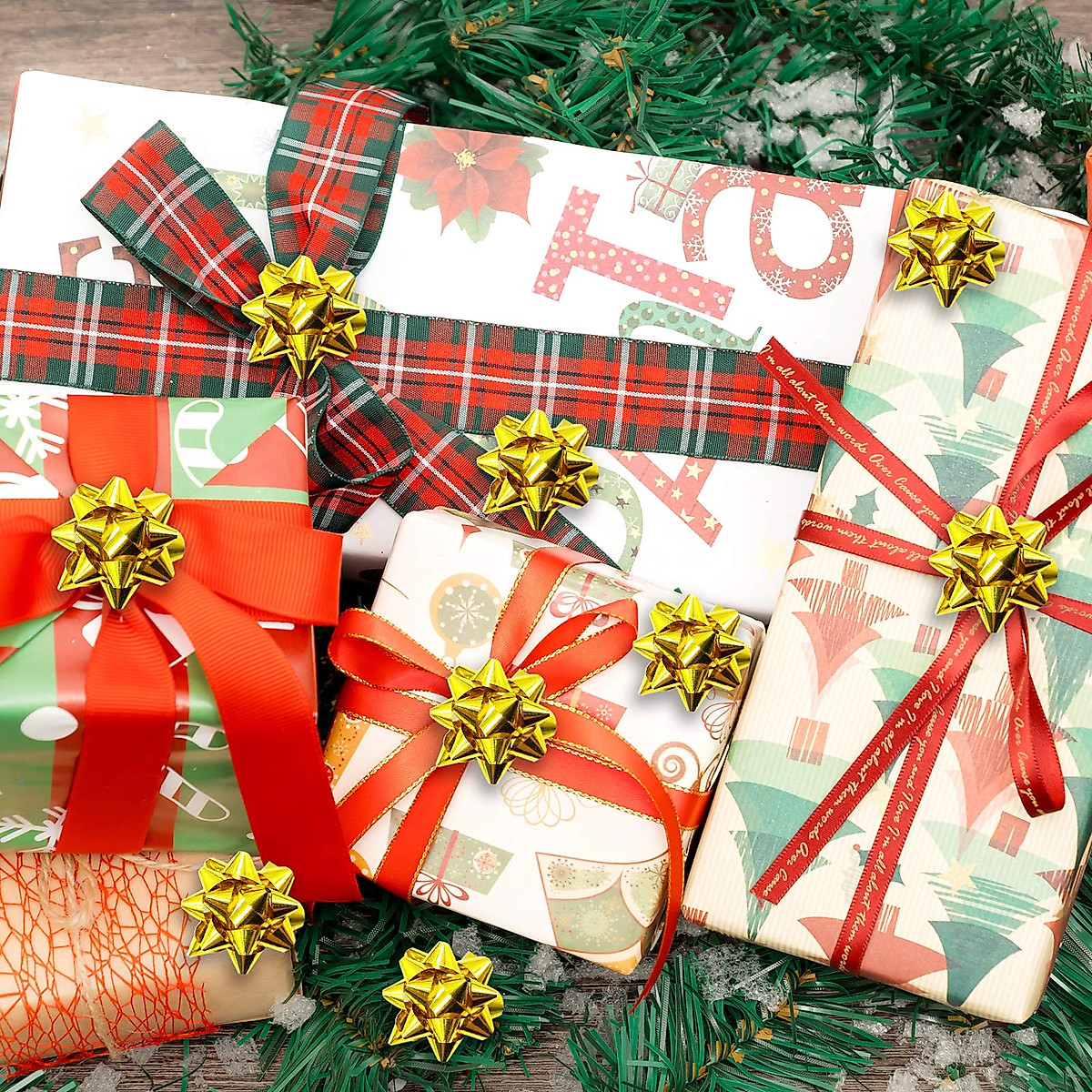 Iceyyyy 100Pcs Mini Christmas Bows - 1Inch Metallic Star Mini Gift Bow Mini Christmas Valentine's Day Self Adhesive Bows for Gifts Wrapping Holiday Presents (Gold)