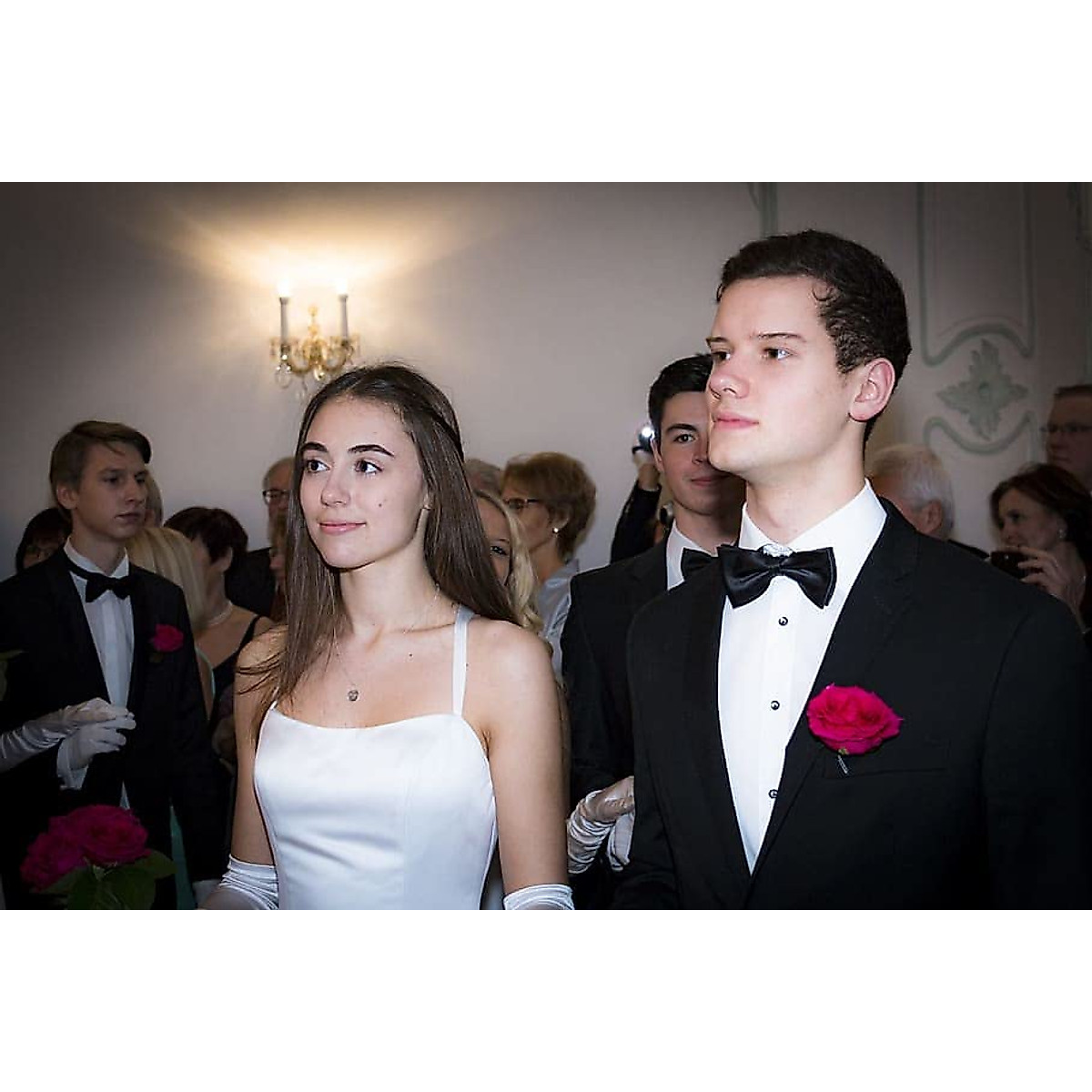 Alizeal Men's Pre-Tied Adjustable Length Solid Color Tuxedo Party Bow Tie, Champagne