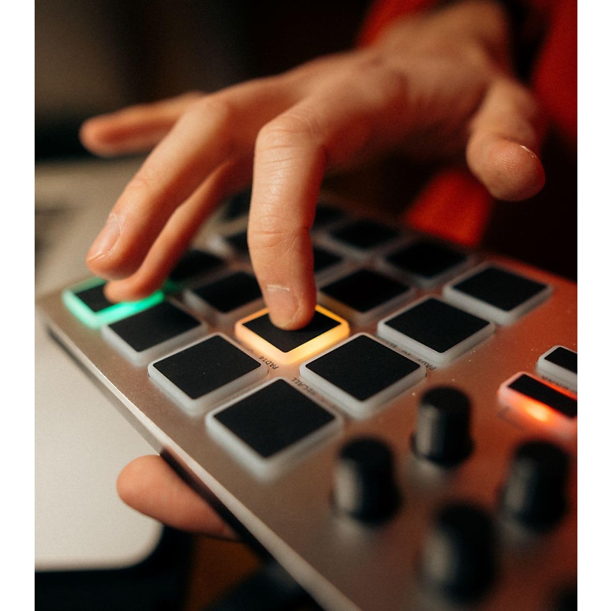 Xjam Professional MIDI Pad Controller - Ultra-Portable Aluminum Frame MIDI Drum Pad with 16 Beat Pads and 6 Assignable Knobs, Beat Machine for Melodic Samples, Plug & Play on iPad, iPhone, Mac, PC