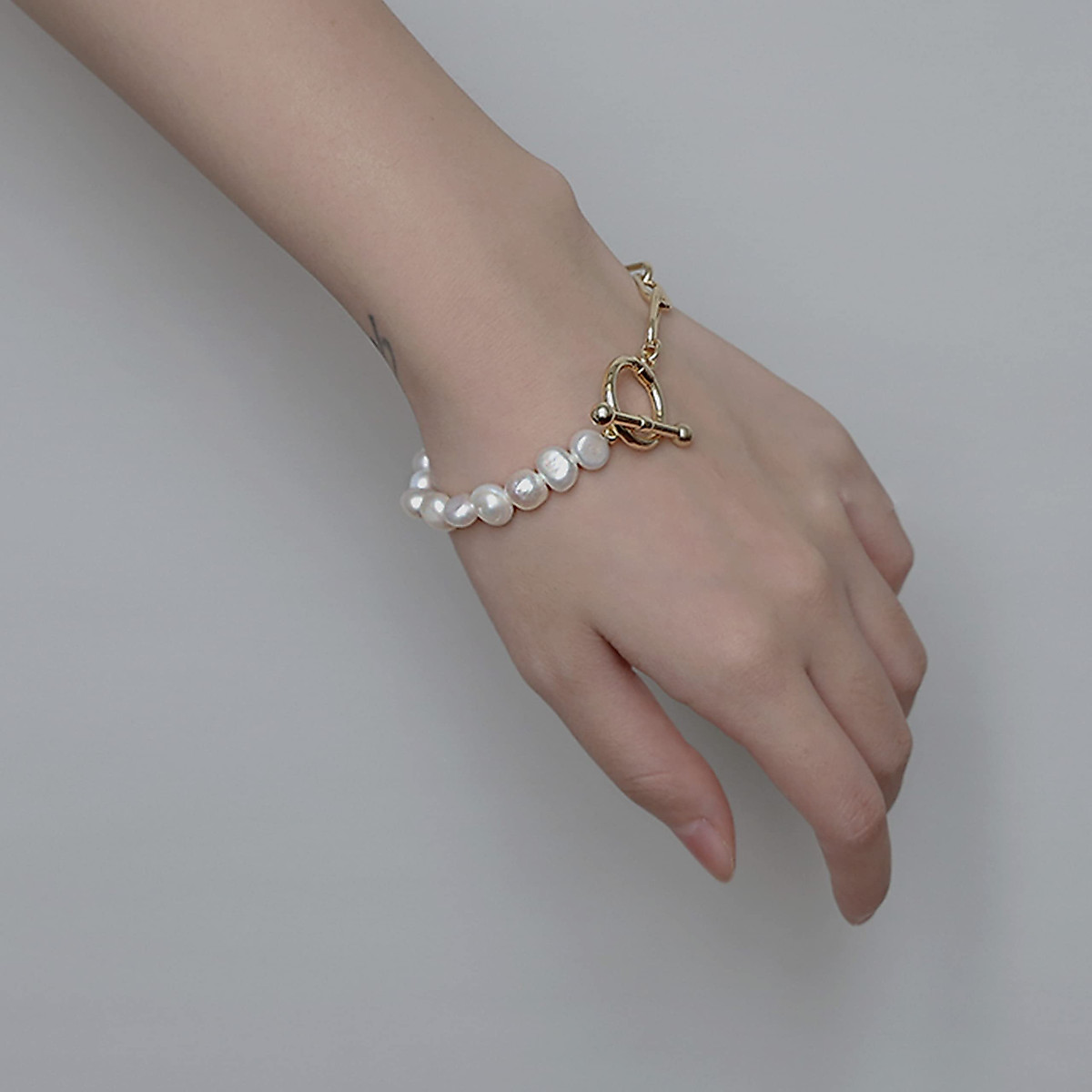 Cowlyn Paperclip Pearl Bracelet Baroque Culture Link Chain 14K Gold Plated Dainty Handmade Bangle Charm Jewelry Present for Women