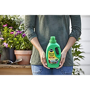 Miracle Gro 1006002 32 Oz Pour & Feed Liquid Plant Food 0.02-0.02-0.02