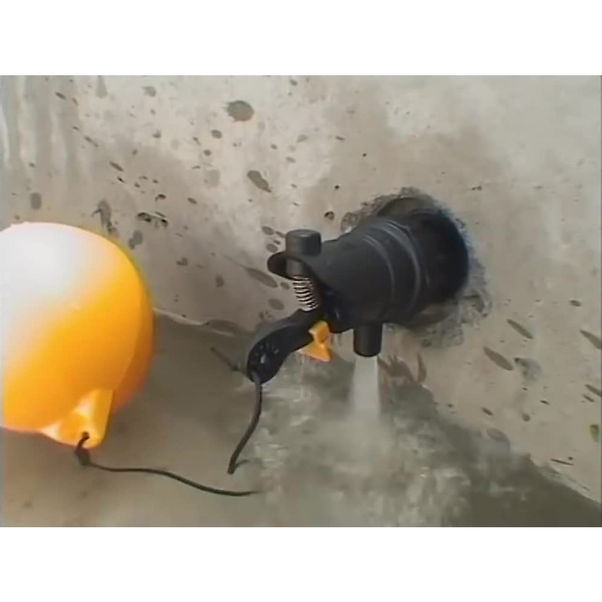 Jobe Valves J-RJV0075HF Rojo High-Flow Low-Pressure Float Valve, 4.9"-Wide Float, 3" Extension Arm, 20L/Min, 75PSI, 3/4" NPT Inlet, Yellow/Black