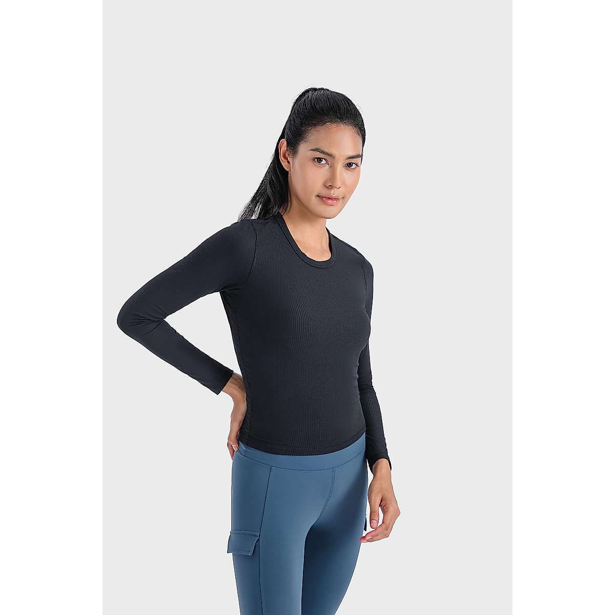 altiland Ribbed Long Sleeve Workout Tops for Women, Fitted Athletic Running T-Shirts, Cropped Yoga Exercise Shirts (Black, S)