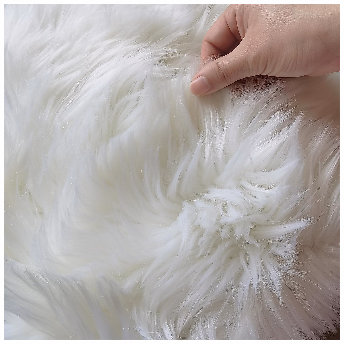 DSHXL Faux Sheepskin Fur Fuzzy Furry Rugs, 2x3 Ft Rectangle Small White Furry Rugs, Bedside Fluffy Area Rug Fur Rugs for Bedroom, Living Room, Dorm Room, Photography