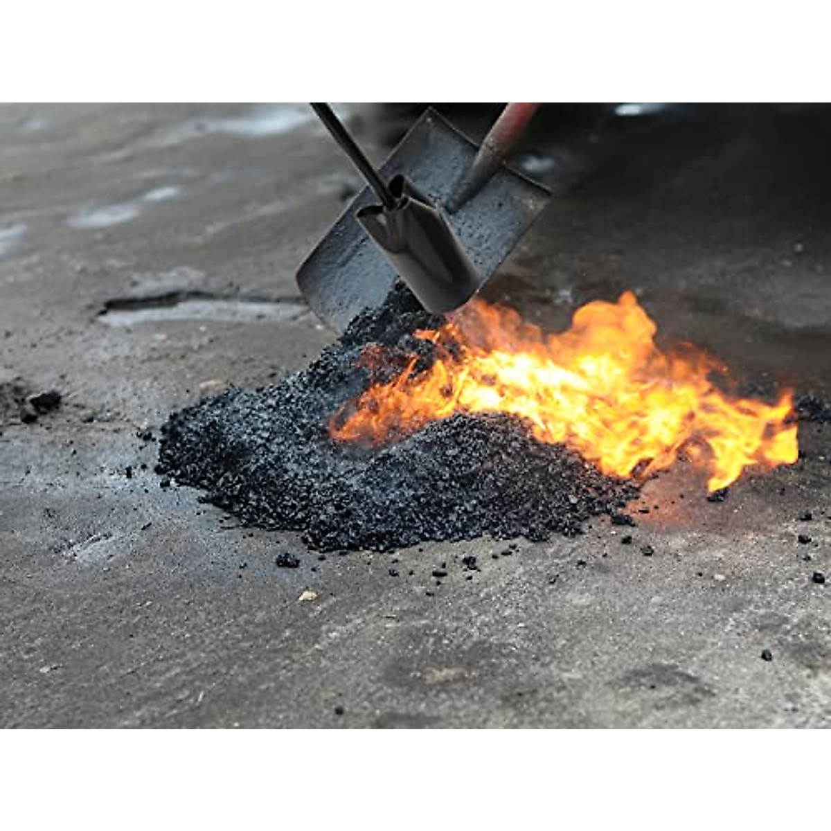 Lincoln Electric Inferno Weed Burner Propane Torch Kit w/ 10” LP Gas Hose and Flint Striker, 500,000 BTU High Output, Heavy Duty for Road Repair, Roof, Brush, Ice Snow Melter, KH825-03