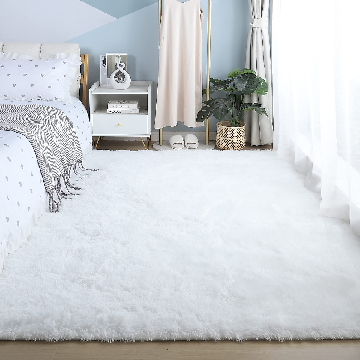 Jorkei White Area Rugs for Bedroom,7x10 Feet Plush Furry Shag Rug,Indoor Modern Plush Area Rugs for Living Room Bedroom Kids Room Kids Playroom Home Decor Floor Carpet