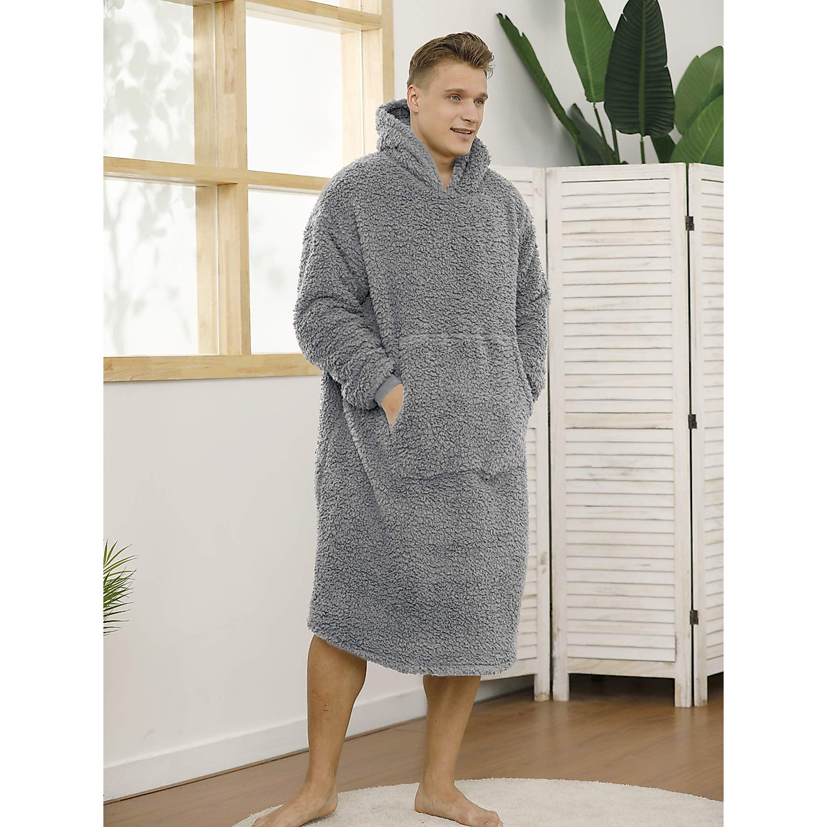 ililmmoe Sherpa Wearable Blanket Oversized Hoodie Sweatshirt TV Blanket with Long Sleeves and Pocket-Gray