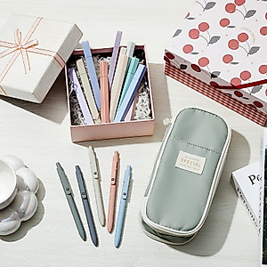 Henoyso 18 Set Aesthetic Bible Study Supplies Include Big Capacity Pen Bag with Zipper 12 Pcs Chisel Tip Bible Highlighters 5 Pcs Quick Dry Retractable Black Ink Pens for Office(Green)