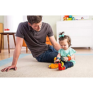 Lamaze Gardenbug - Baby Foot Finder Socks & Wrist Rattle Set - Sensory Development Toys - Newborn Baby Essentials