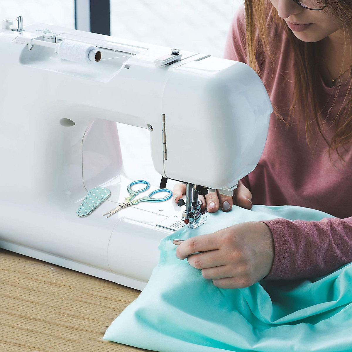 4 Pieces Embroidery Scissors Sewing Stork Scissors and 4 Pieces Leather Scissor Sheath Little Stainless Steel Sharp Scissors for Sewing Crafting Threading Needlework DIY Tools